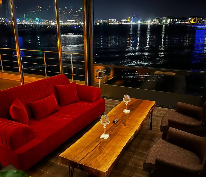 Albatros Lounge - ararbulur.tr